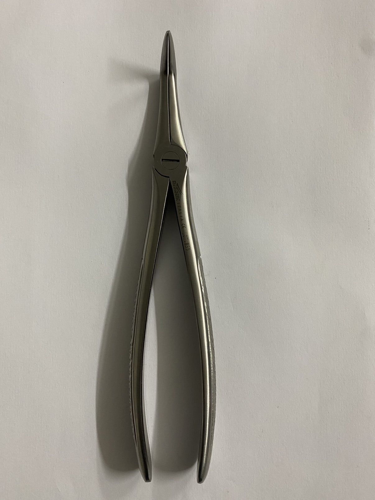 FIG 145 CURVED FORCEPS FOR LOWER ROOTS WHIT SERRATED LONG TIPS cod. 10 ...